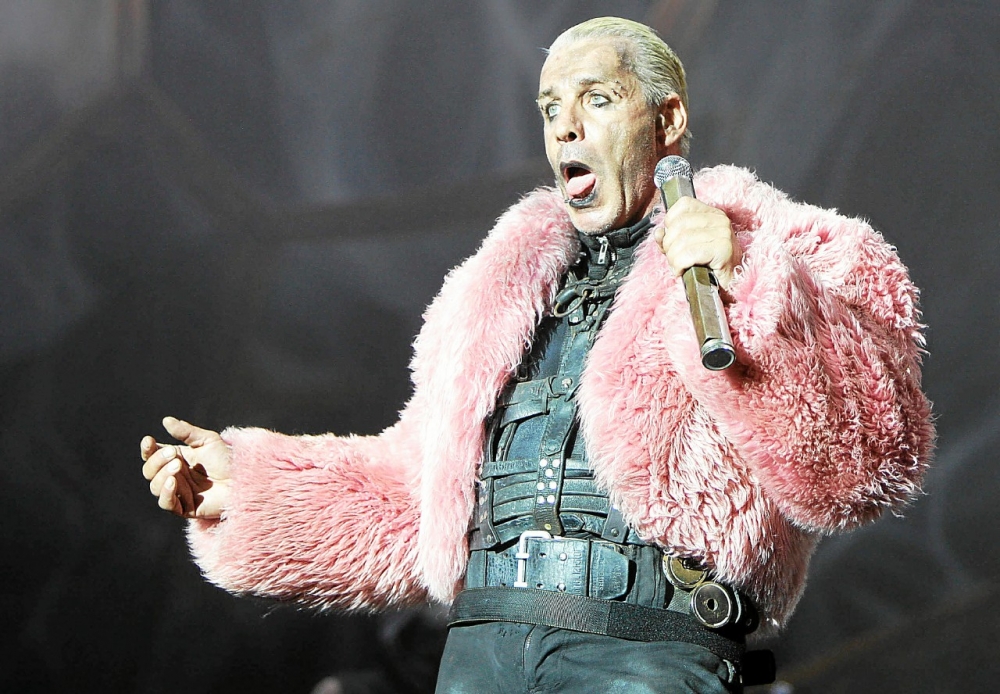 News | Till Lindemann s'essaye au russe dans son dernier single ...