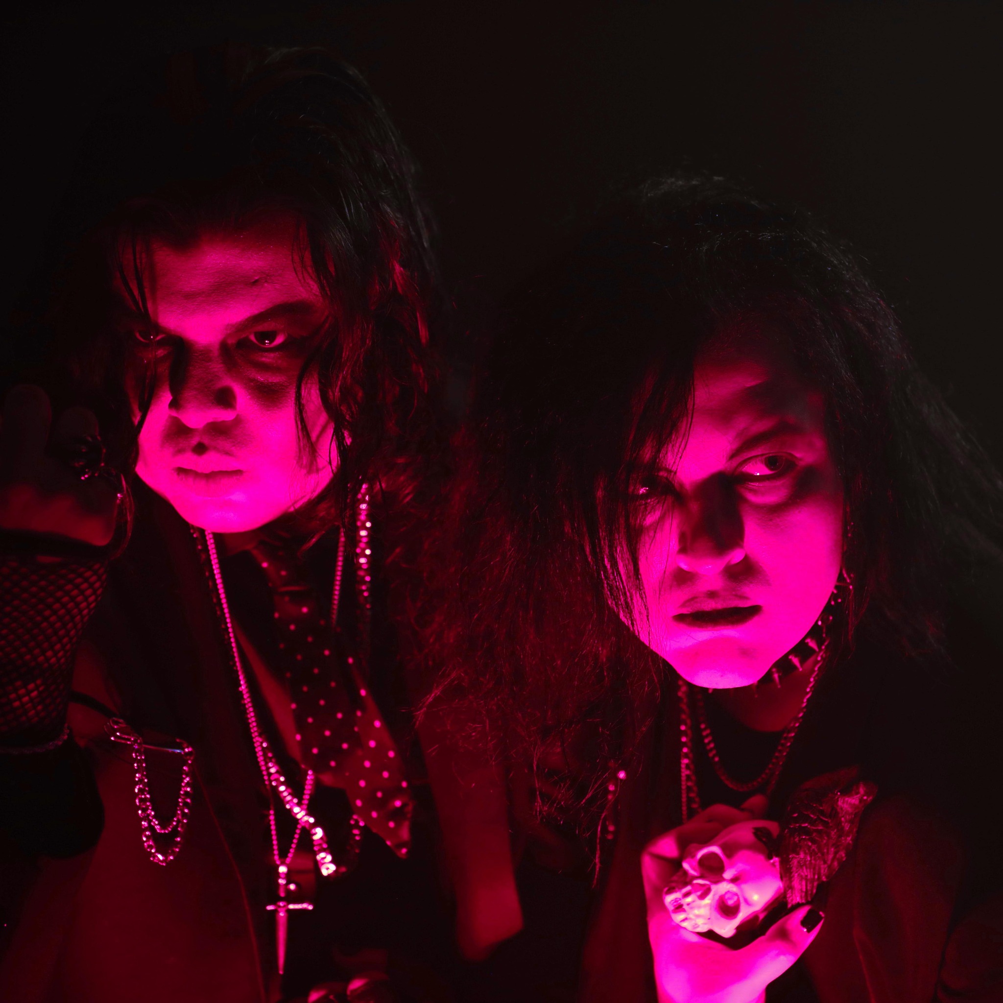News | Le duo darkwave MALE TEARS partage son nouveau clip | VerdamMnis ...